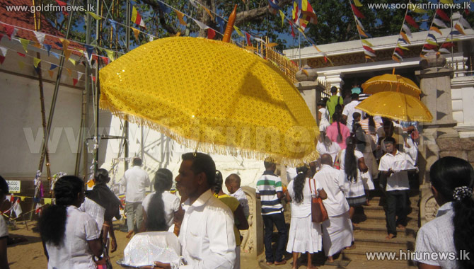 පුණ්‍ය කාලයේදී පුදබිම් වෙත මහ සෙනඟක් - Hiru News - Srilanka's Number ...