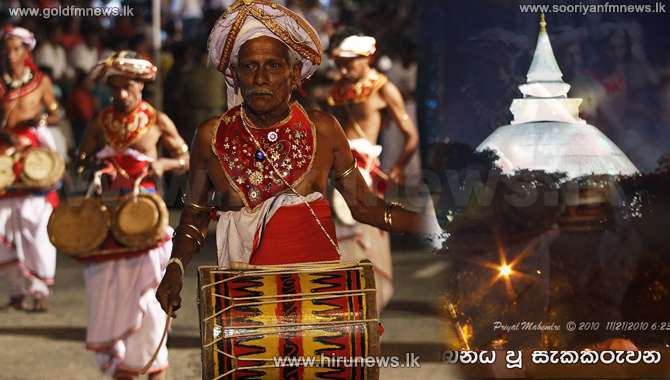 A special traffic system during Kelaniya Duruthu Maha Perahara - Gold ...