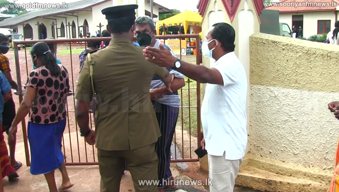 Moratuwa Mayor Saman Lal Fernando surrenders - Hiru News - Srilanka's ...