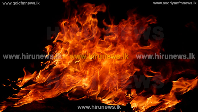 Fire erupts in Two-Story building near Panadura city - Hiru News ...