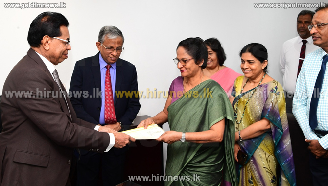 Dr. Palitha Mahipala assumes duties as Secretary of Ministry of Health ...