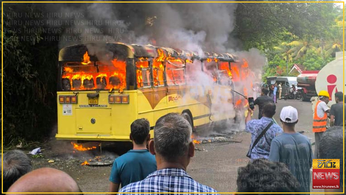 Bus en route to Embilipitiya destroyed by fire (Video) - Hiru News ...