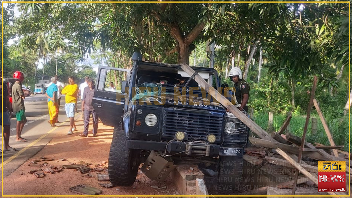 Lohan Ratwatte's Defender car involved in accident - residents protest ...