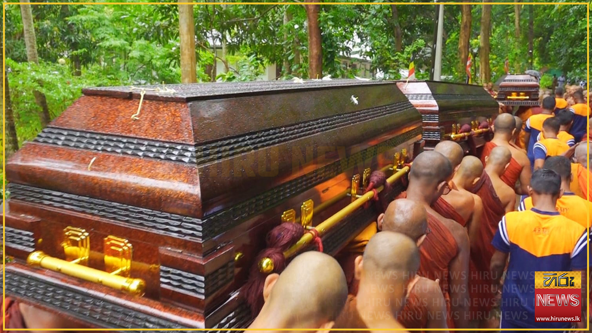 Funerals for four Sri Lankan monks died in Melsiripura tragedy today ...