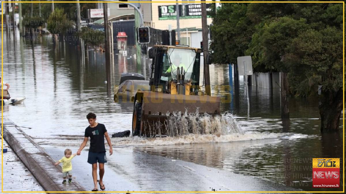 Flash flooding eases in Australia's largest city Sydney - Gold FM News ...