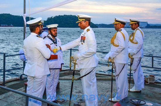 SLNS 'Weeraya' & 'Jagatha' bid farewell to the Sri Lanka Navy (Photos ...